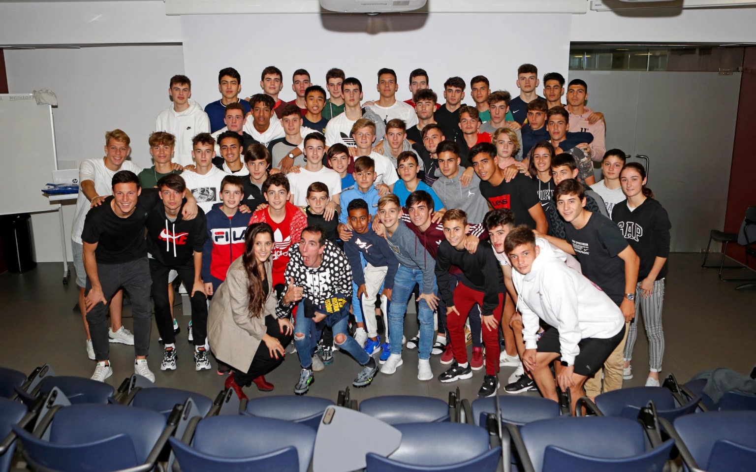 Àlex Roca gives a masterclass to the young residents at FC Barcelona’s ...